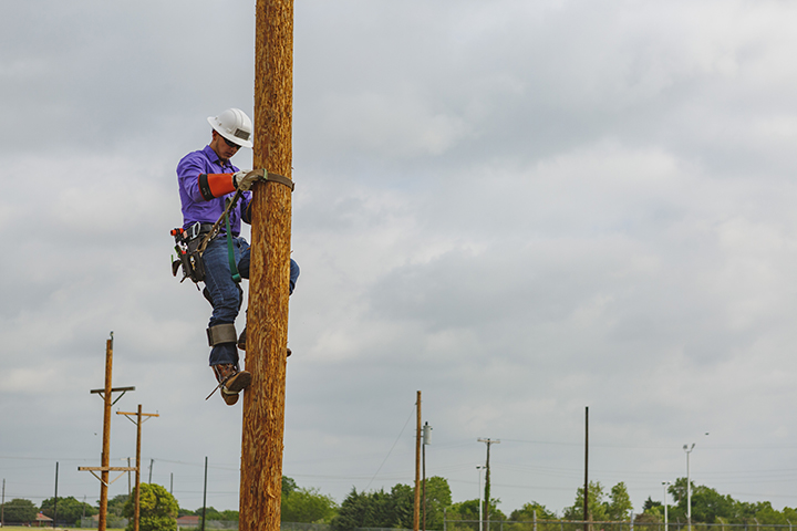 TSTC lineworker program trains students to be tough in high-risk, high ...