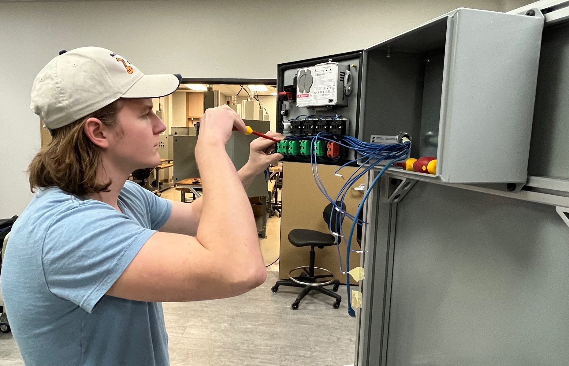 TSTC students gain experience building equipment in robotics program - TSTC TSTC students gain experience building equipment in robotics program - TSTC