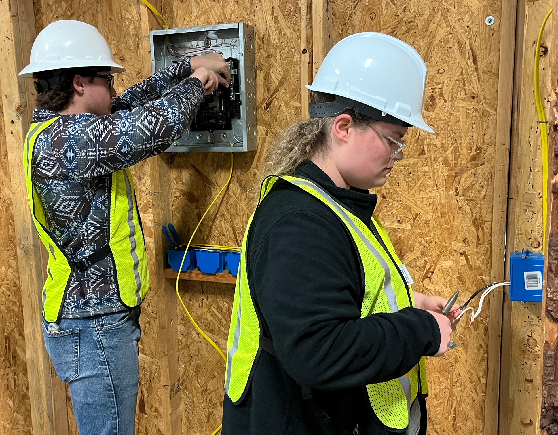 TSTC program advises about when to call an electrician - TSTC