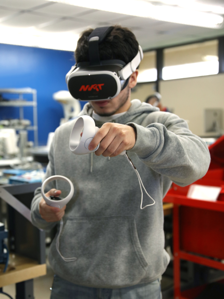Virtual reality takes TSTC Biomedical Equipment Technology students ... Virtual reality takes TSTC Biomedical Equipment Technology students ...