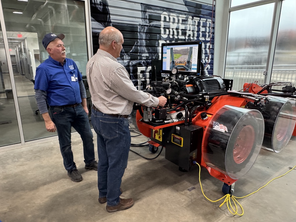 HOLT CAT representatives visit TSTC’s new Diesel Power Technologies ...